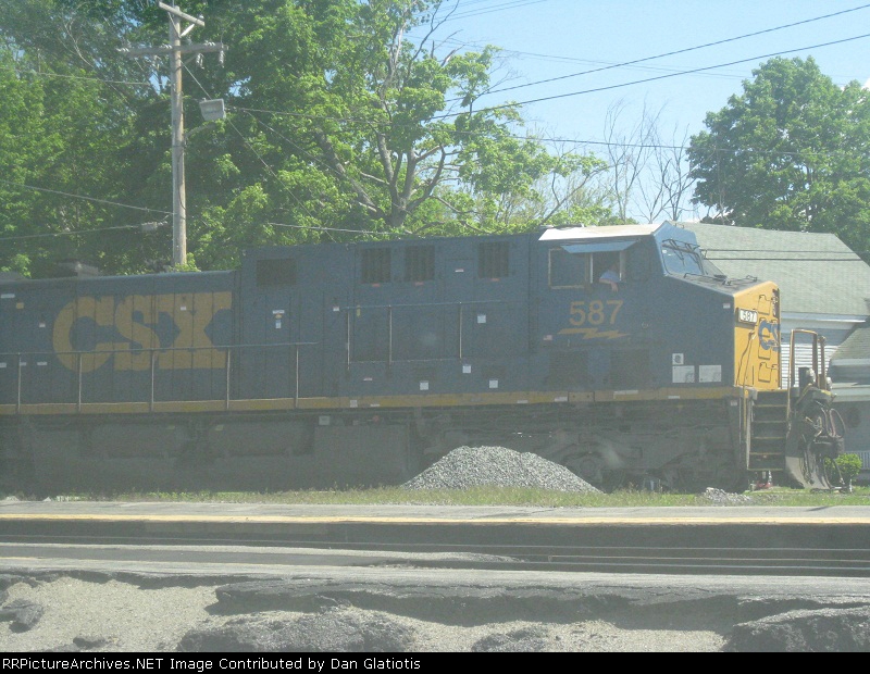 CSX 587